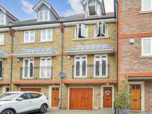 4 Bedroom House East Grinstead West Sussex 98262933