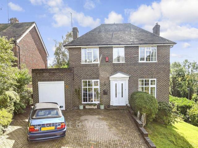 4 Bedroom House East Grinstead West Sussex LS100987793