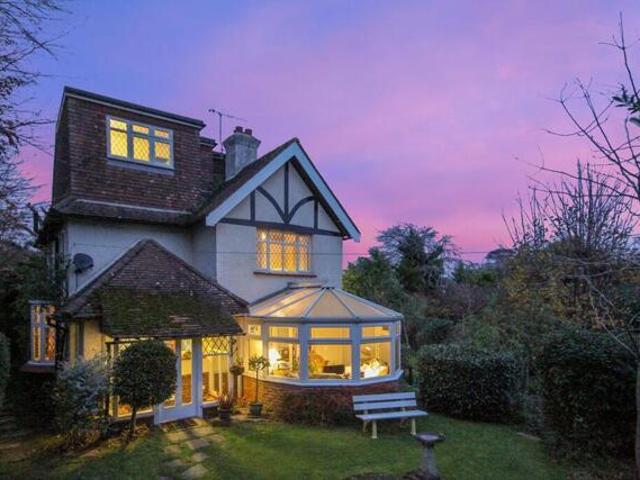 4 Bedroom House East Preston West Sussex 98864590