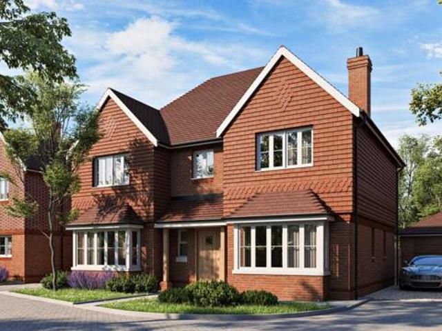 4 Bedroom House East Sussex West Sussex 101060015