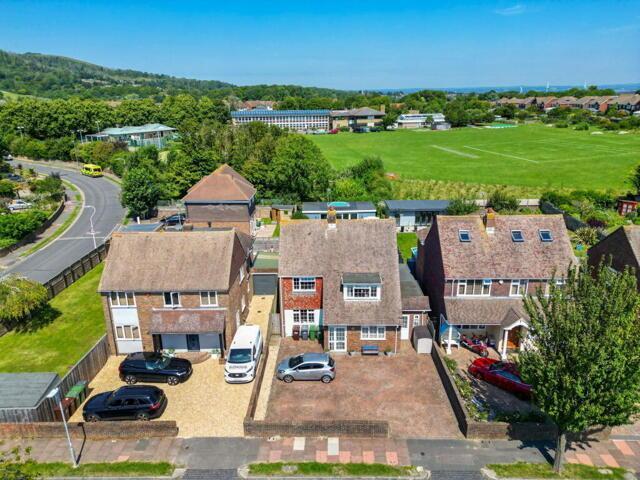 4 Bedroom House Eastbourne East Sussex 100426364