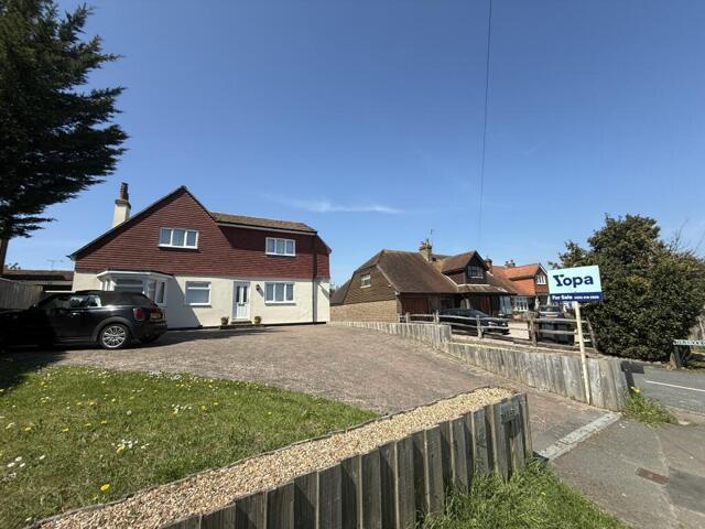 4 Bedroom House Eastbourne East Sussex LS98766121