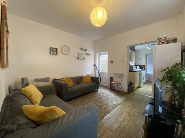 4 Bedroom House Edgbaston West Midlands 98957394