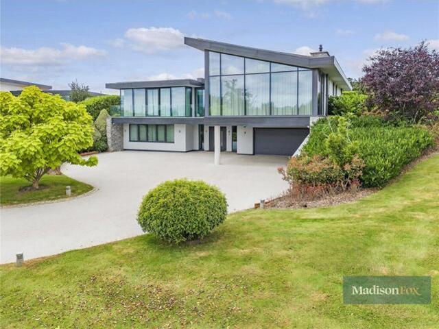 4 Bedroom House Epping Essex 99380741