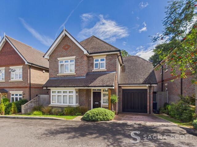 4 Bedroom House Epsom Surrey 100398286
