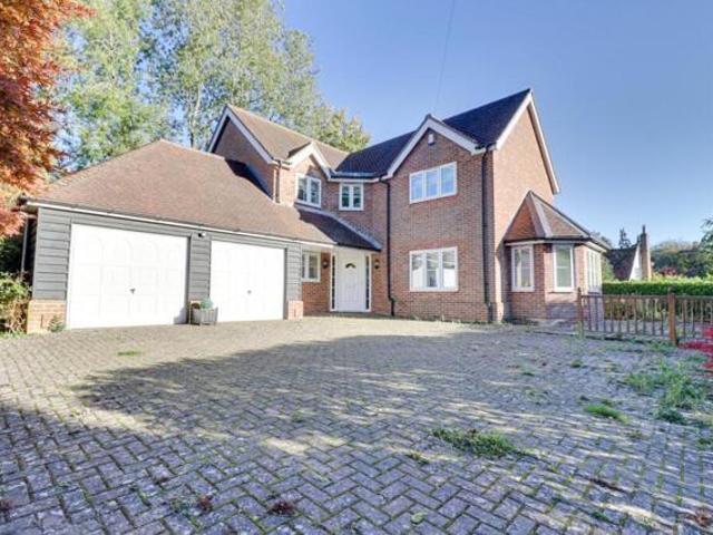 4 Bedroom House Essex Essex 98687705