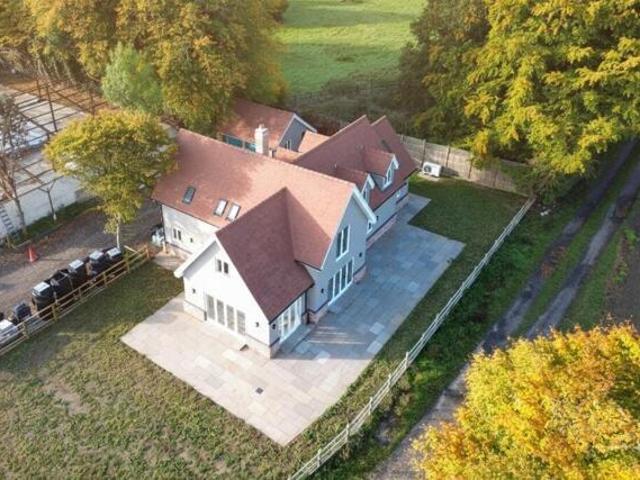 4 Bedroom House Essex Essex LS100023736