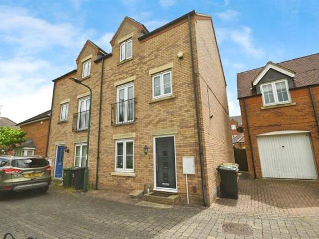 4 Bedroom House Eye Suffolk 100398456