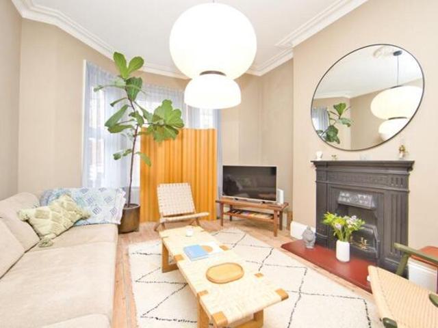 4 Bedroom House Folkestone Kent LS98864408