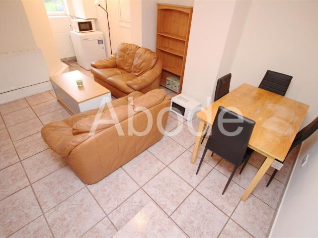 4 Bedroom House for rent at Brudenell Street, Hyde Park, Leeds