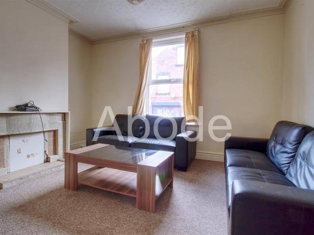4 Bedroom House for rent at Harold Avenue, Hyde Park, Leeds