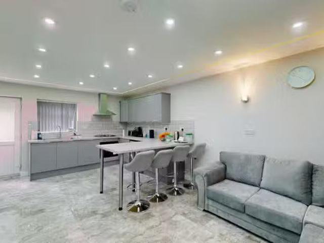 4 bedroom house for rent in 1 Birkdale Grove, Selly Oak, B29 7.