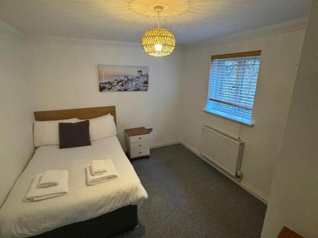 4 bedroom house for rent in 21 Cliff Road, PL1