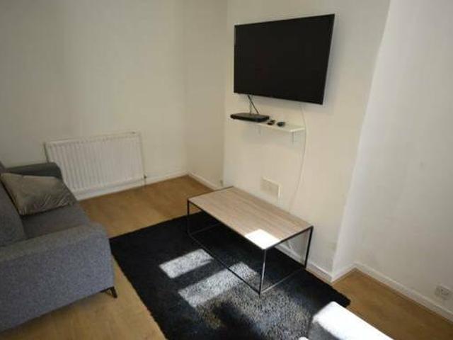 4 bedroom house for rent in 80 Blantyre Road L15