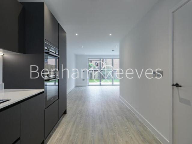 4 bedroom house for rent in Cowan Gardens, Highgate, N15