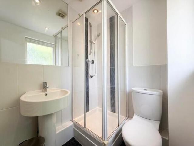 4 bedroom house for rent in Camborne Road, SUTTON, SM2