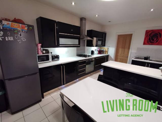 4 bedroom house for rent in Cardiff