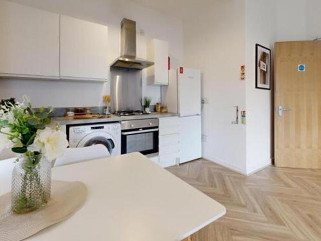 4 bedroom house for rent in Cardigan Road, Leeds, LS6