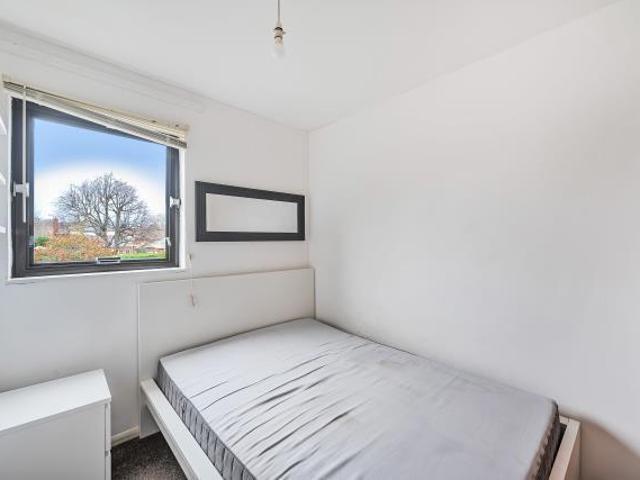 4 bedroom house for rent in Cardinal Close, Caversham, Reading, RG4