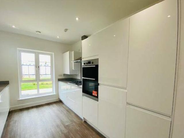 4 bedroom house for rent in Chace Village Road Enfield EN2