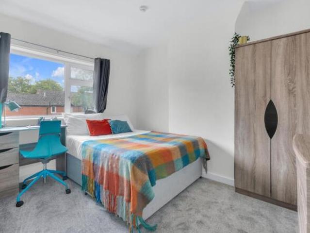 4 bedroom house for rent in CHAPEL LANE, Leeds, LS6