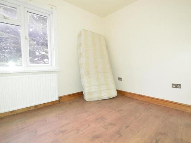 4 bedroom house for rent in Charlemont Road, London, E6