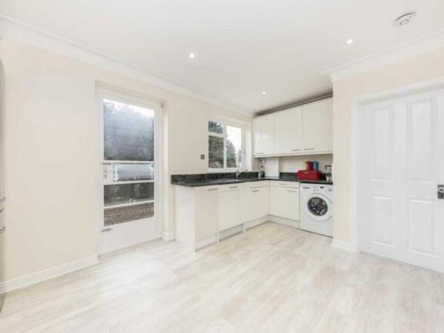 4 bedroom house for rent in, Chatsworth Road, W5