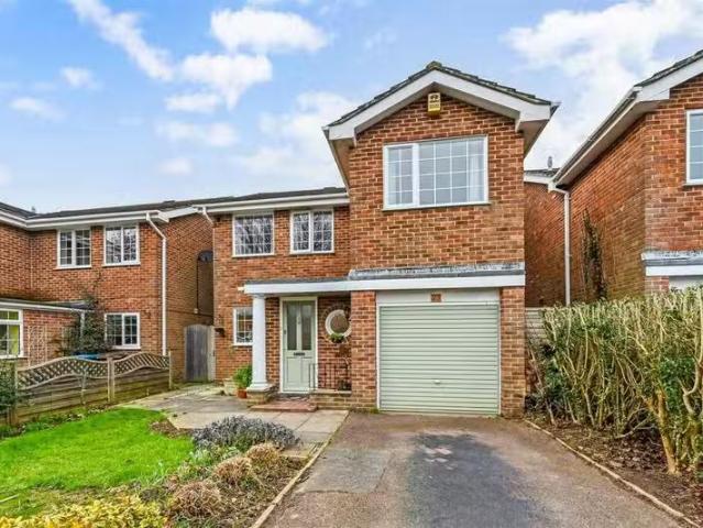 4 bedroom house for rent in Cherry Avenue, Yapton, BN18