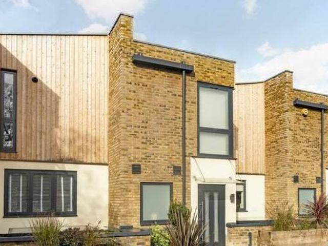 4 bedroom house for rent in Clarence Avenue Clapham SW4