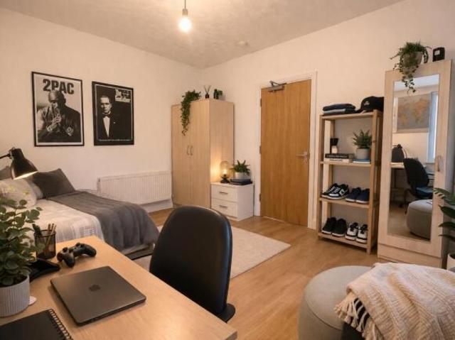 4 bedroom house for rent in Clayton Park Square, Spital Tongues, NE2