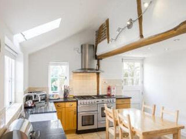 4 Bedroom House For Rent In Clifton Hampden