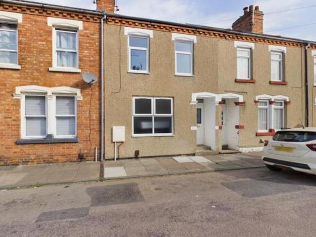 4 bedroom house for rent in Clinton Road, Northampton, NN4