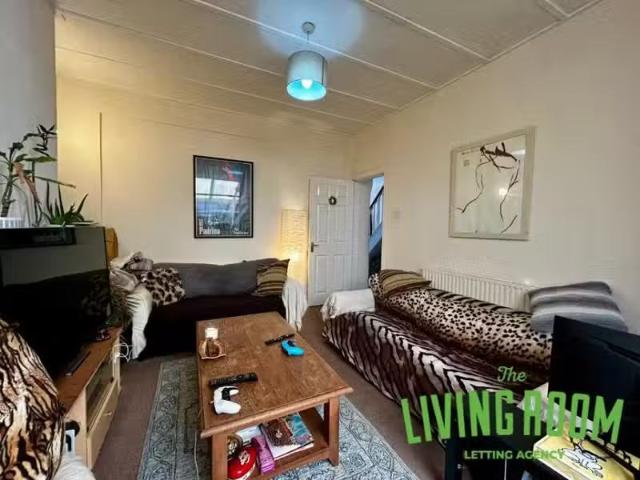 4 bedroom house for rent in Clodien Avenue, Cardiff, Heath, CF14
