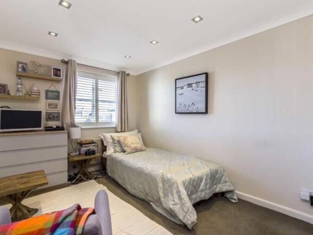 4 bedroom house for rent in Crofton Avenue, Chiswick, W4