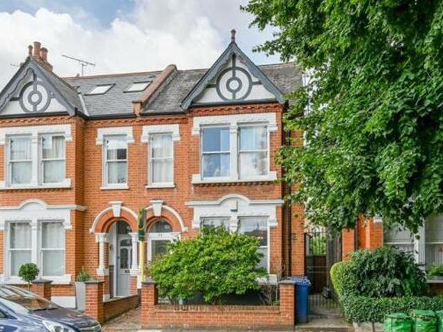 4 Bedroom House For Rent In Acton, London