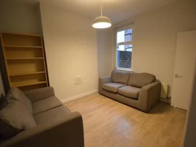 4 bedroom house for rent in Adelaide Road, Kensington, Liverpo.