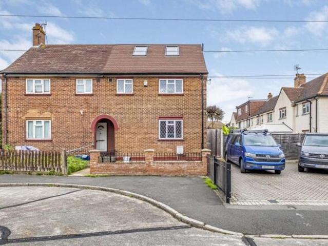4 bedroom house for rent in Almond Grove, Brentford, TW8
