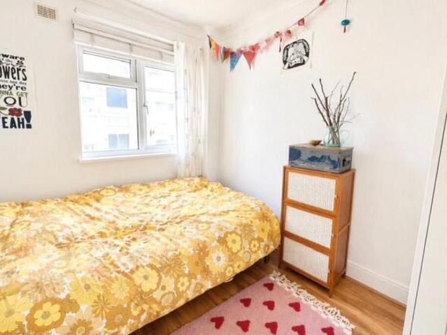 4 bedroom house for rent in Avis Square, Stepney E1