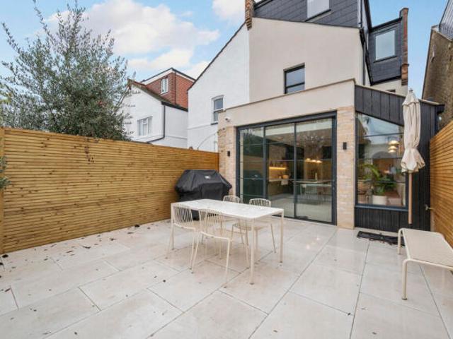 4 bedroom house for rent in Bournemouth Road, SW19