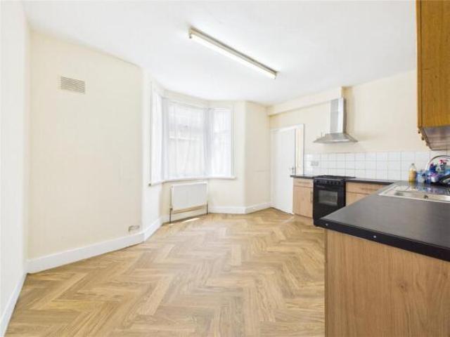 4 bedroom house for rent in Boleyn Road, Forest Gate, E7