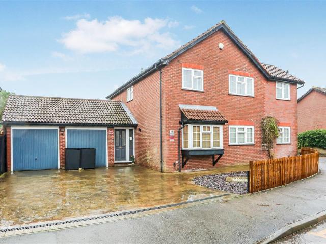 4 bedroom house for rent in Balmoral Way, Sutton