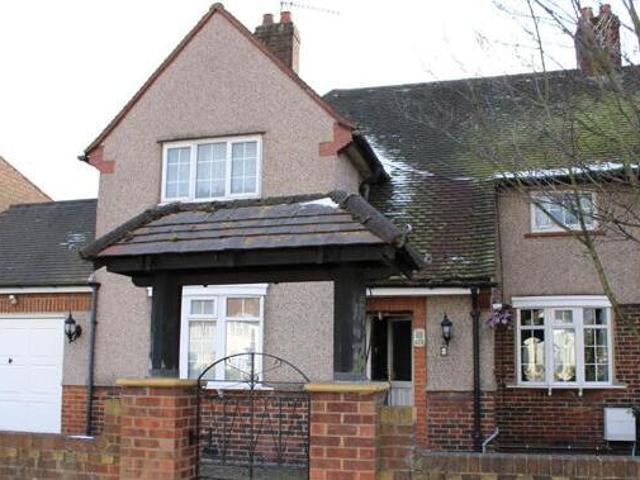 4 Bedroom House For Rent In Barking