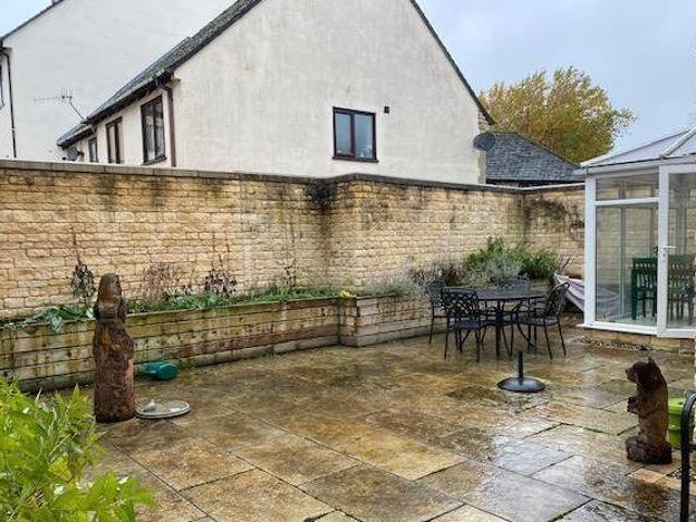 4 bedroom house for rent in Barons Way STAMFORD PE9