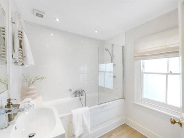 4 bedroom house for rent in Bettridge Road, London, SW6