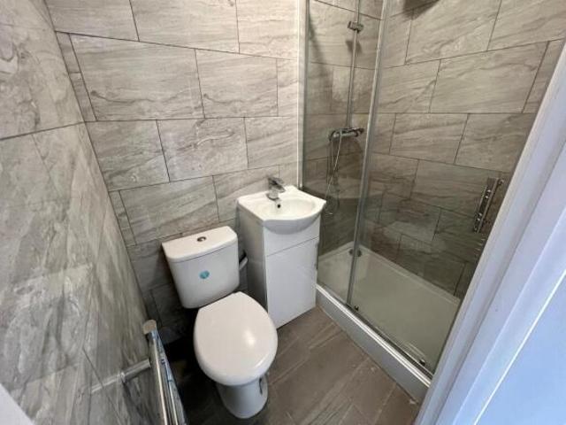 4 bedroom house for rent in Beake Avenue, Coventry, CV6