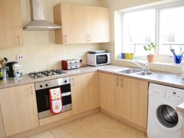 4 bedroom house for rent in Beckhampton Close, Manchester, M13