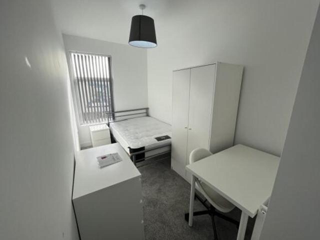 4 bedroom house for rent in Birstall Road, Kensington, Liverpool, L6