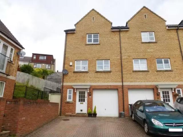 4 bedroom house for rent in Blue Falcon Road, BRISTOL, BS15