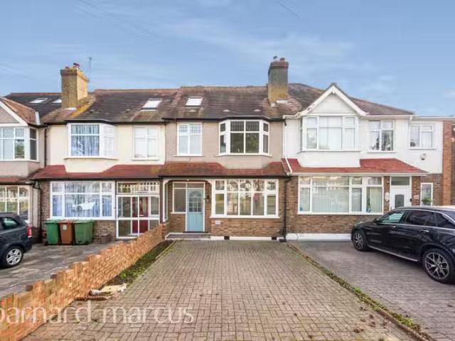4 bedroom house for rent in Bridgewood Road, Worcester Park, KT4