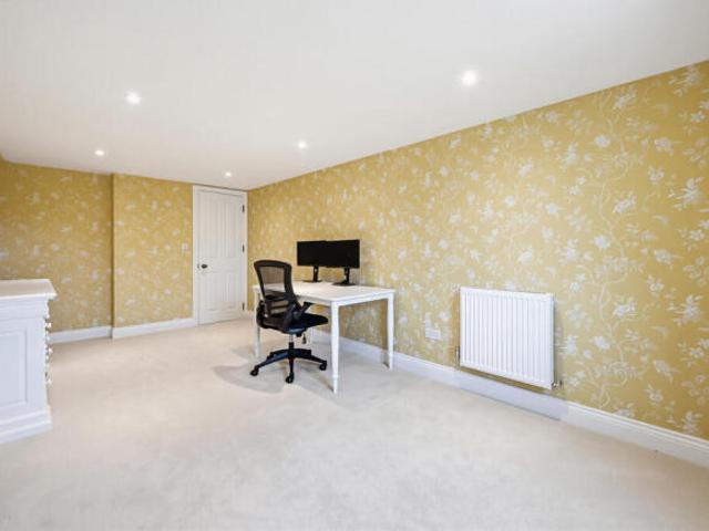 4 bedroom house for rent in Broomwood Road, SW11